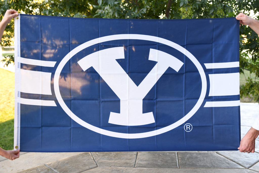 Officially licensed BYU Stretch Y flag. Size: 3X5 feet. Two zip ties ...
